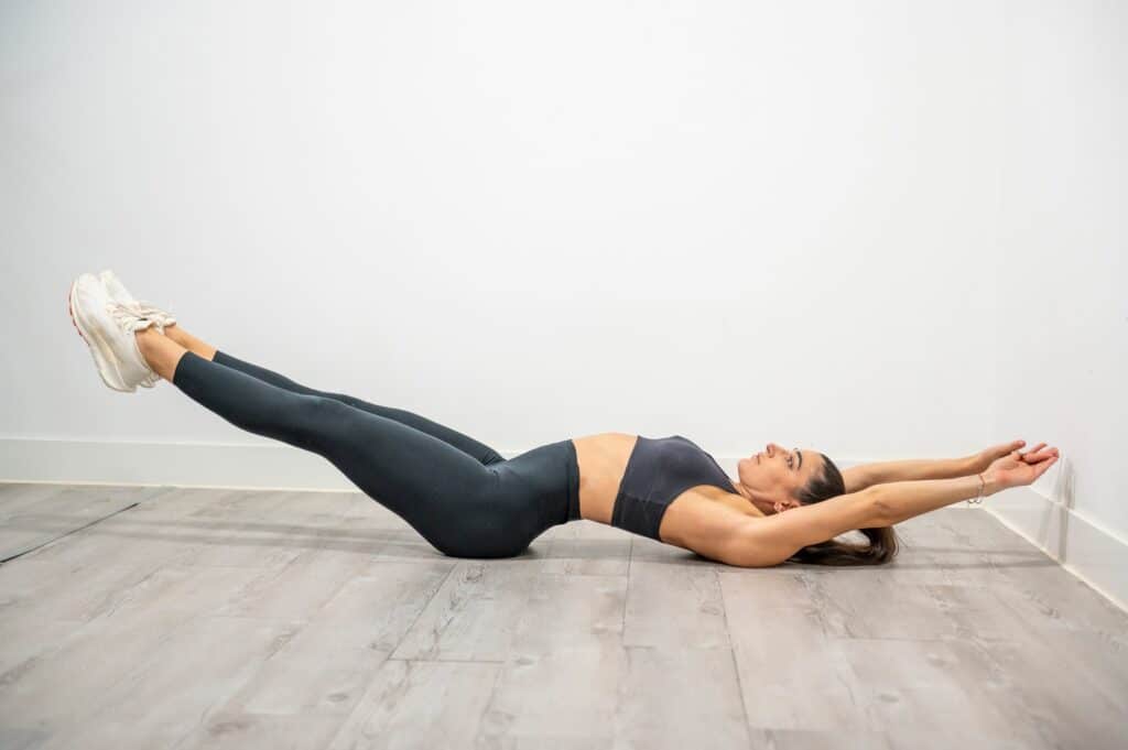 Hollow rock : l’exercice redoutable pour abdos et stabilité - Projet ...